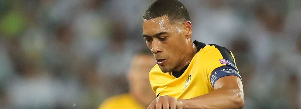 Torjäger Guillaume Hoarau plant seinen Verbleib bei YB