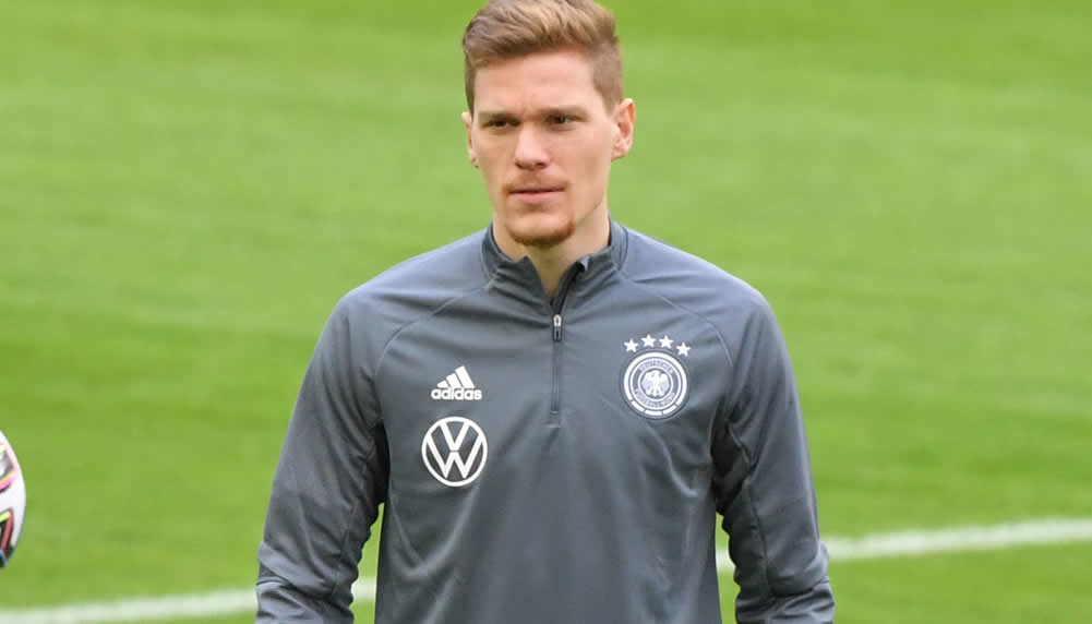 Halstenberg-Transfer zum BVB vor dem Abschluss?