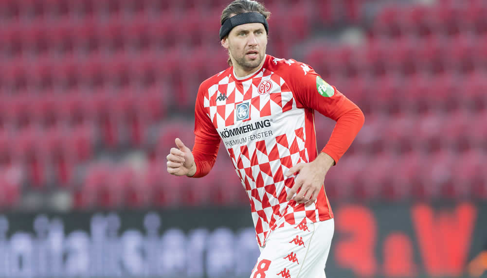 Tinte trocken: Der FC Basel verpflichtet Bundesliga-Torjäger Adam Szalai Tinte trocken: Der FC Basel verpflichtet Bundesliga-Torjäger Adam Szalai