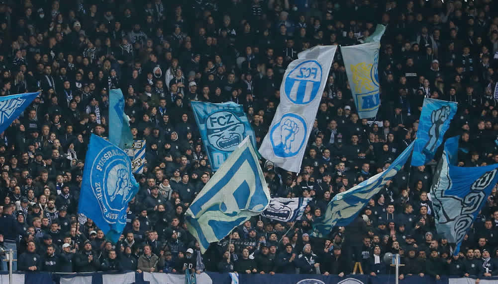 Für Tickets gegen FCB: FCZ-Fans belagern den Fanshop