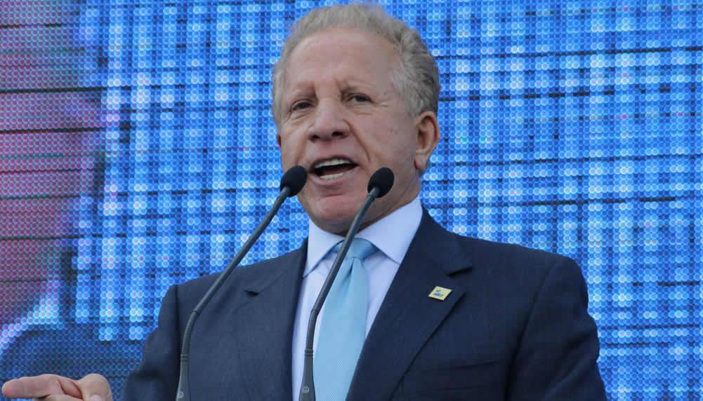 Kosovos Ex-Präsident Behgjet Pacolli will ManUtd kaufen