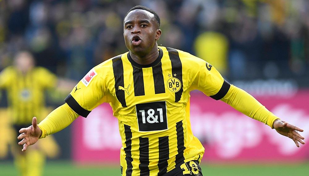 Wie Moukoko seine Verlängerung verkündet haben will