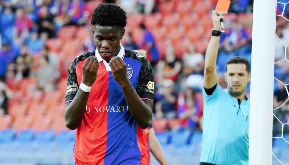 Timo Schultz nimmt Stürmer Barry trotz Platzverweisen in Schutz