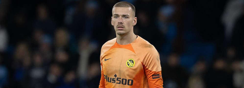 YB-Goalie Anthony Racioppi hat als Strassenfussballer ein Problem