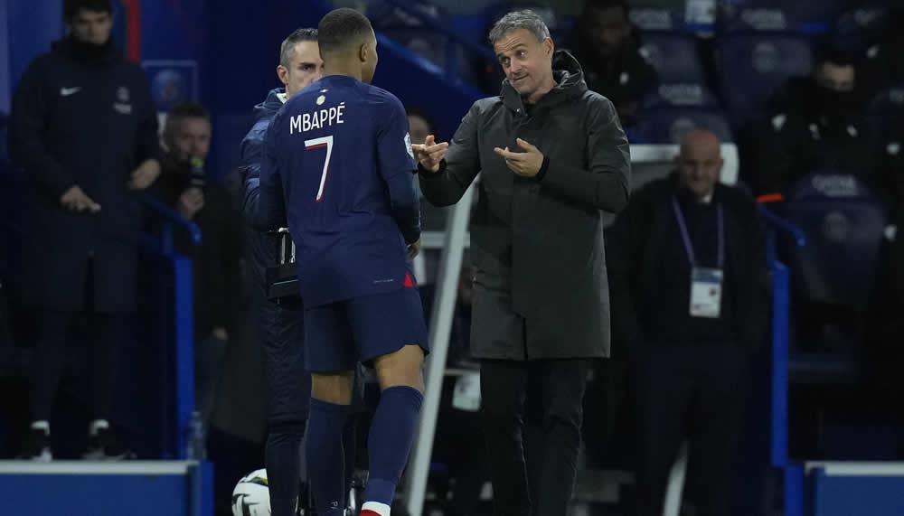 PSG: Kylian Mbappé und Luis Enrique im Vieraugengespräch