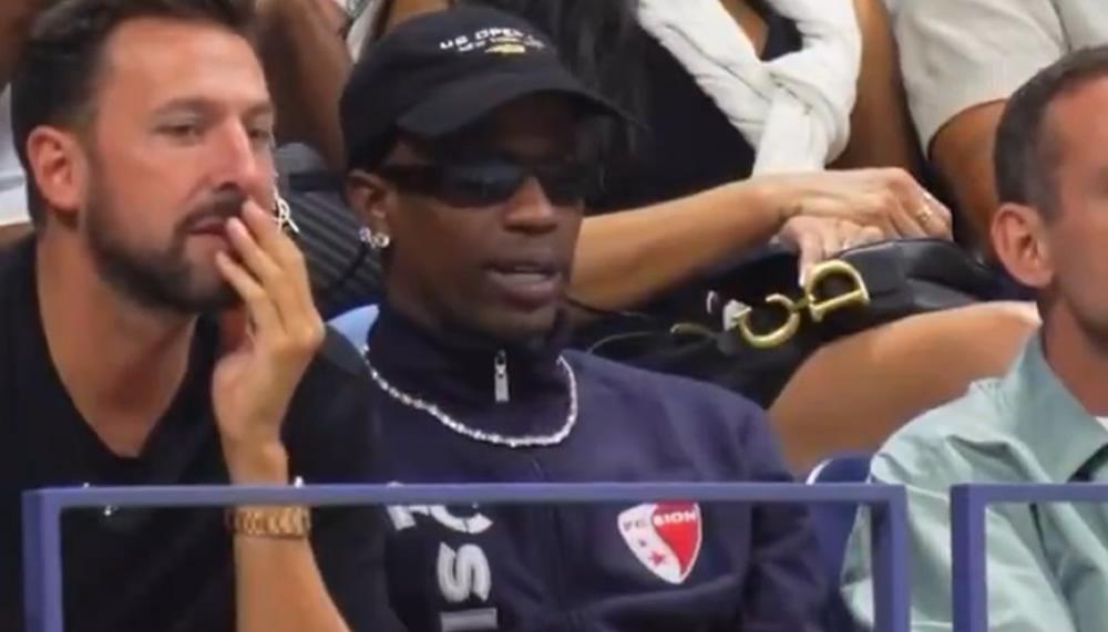 "Die Grössten kleiden sich stilvoll": Travis Scott im Sion-Shirt bei ...